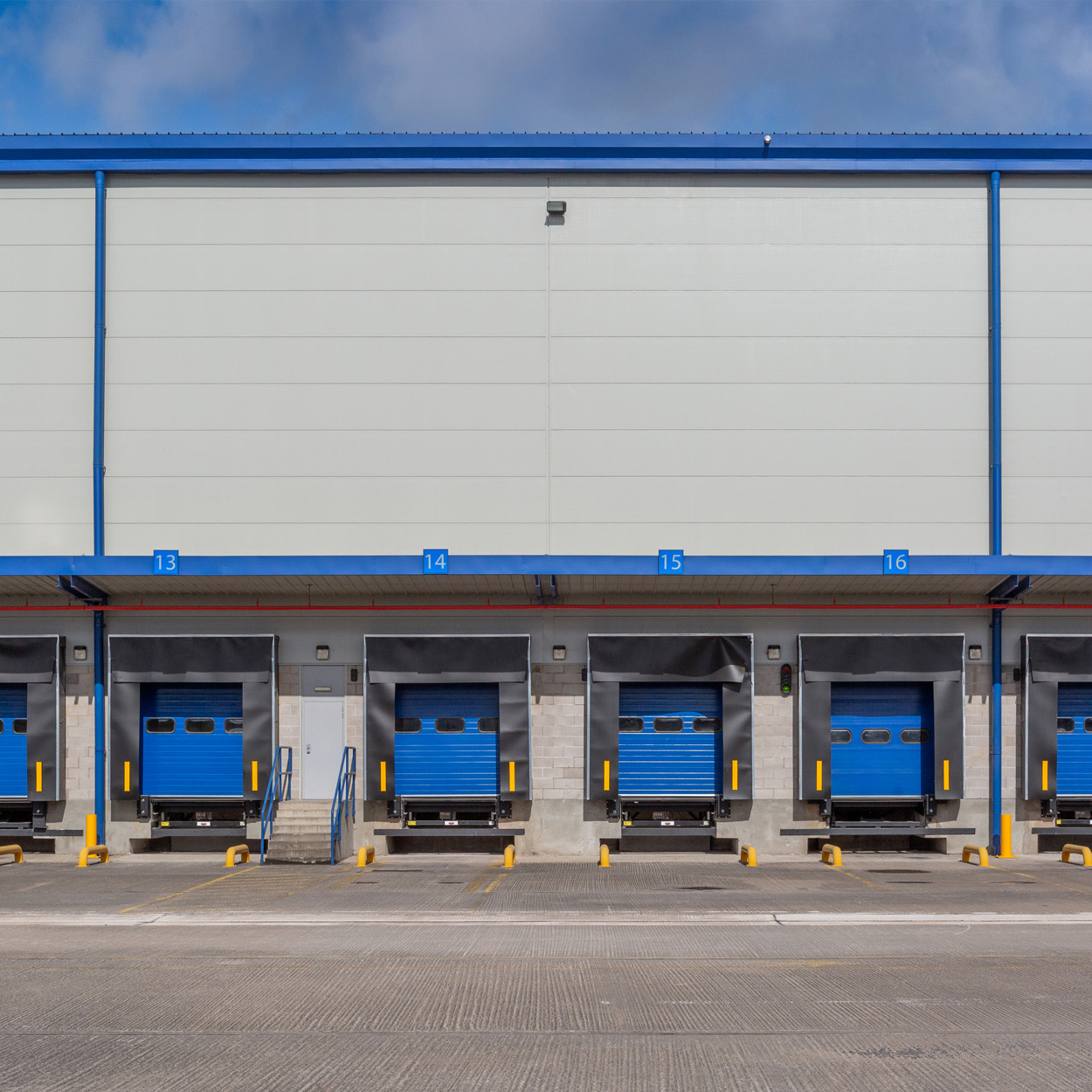 How Loading Dock Truck Bumpers Maximize Safety | Kodiak