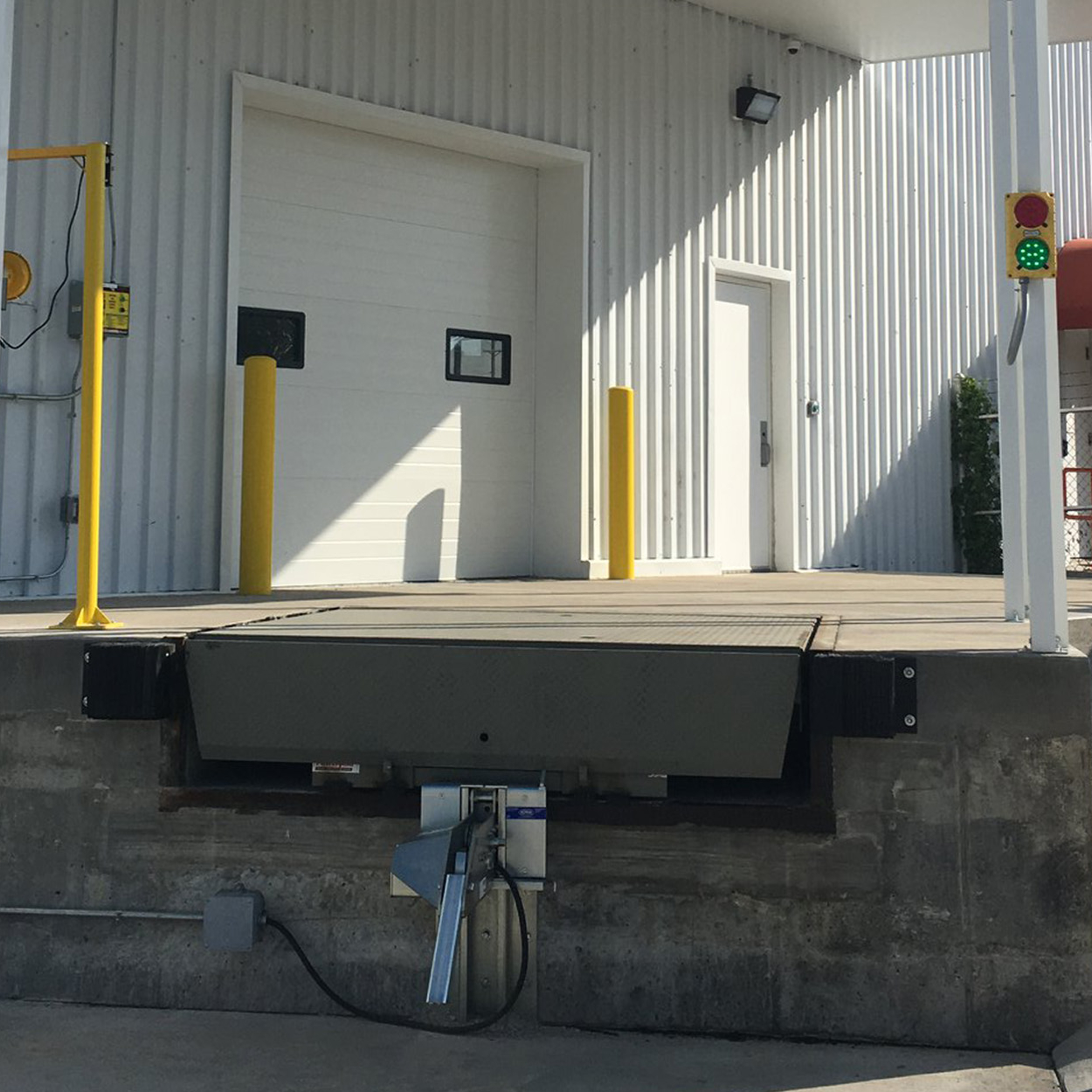 Tips for Safely Installing & Using Vehicle Restraints